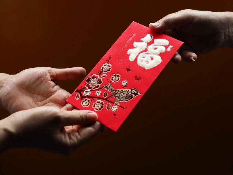 Ý nghĩa số tiền lì xì và lưu ý khi lì xì năm mới